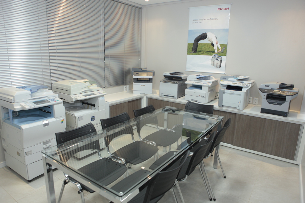 CALL TECH COMÉRCIO E SERVIÇOS LTDA. AV. PEDRO ADAMS FILHO, 2705, Novo ...