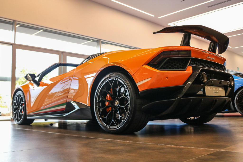 Details for Lamborghini Edinburgh in 8 Whitehill Road, Fort Kinnaird ...