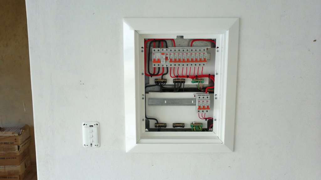 rj electrical thatchersfields, lynwood, 0081