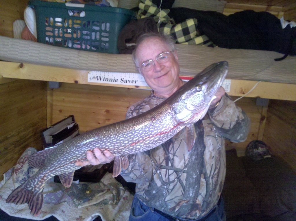 Up North Fish House Rental and Services 17403 Artesian Spring Rd NE ...